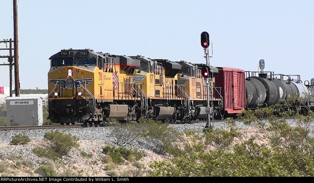 WB Mamifest Frt -HOT SHOT- at Erie NV